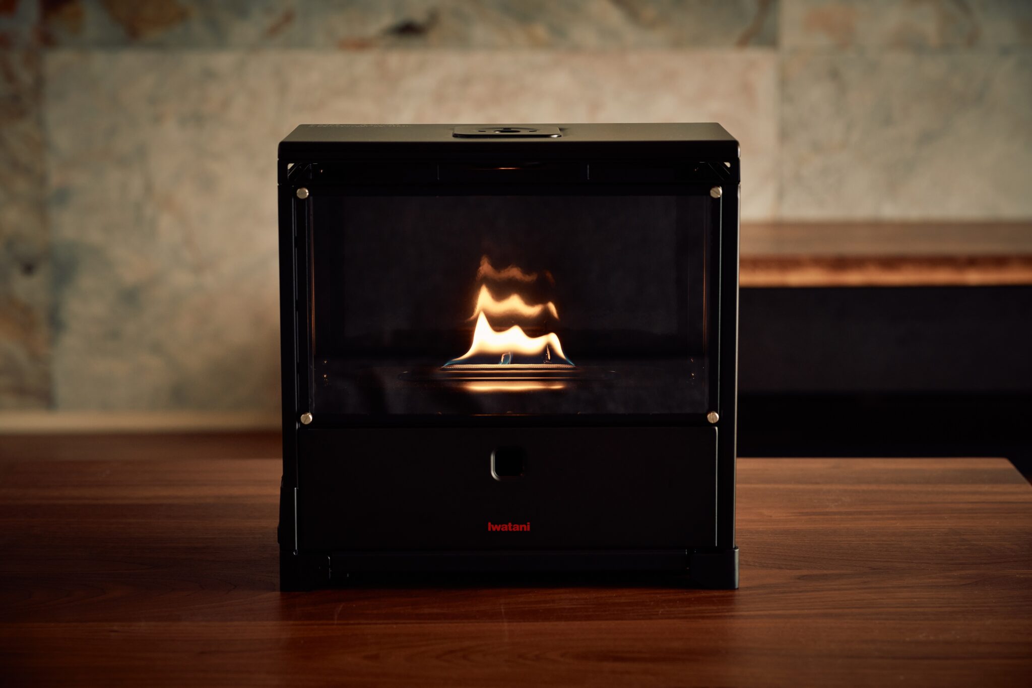 岩谷産業「炎を楽しむインテリア暖炉 “MYDANRO” 」をMakuakeで先行販売開始 | ガスペディア